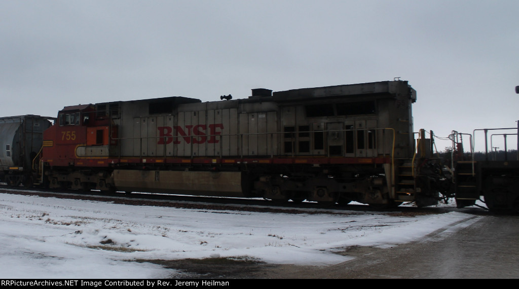 BNSF 755 (1)